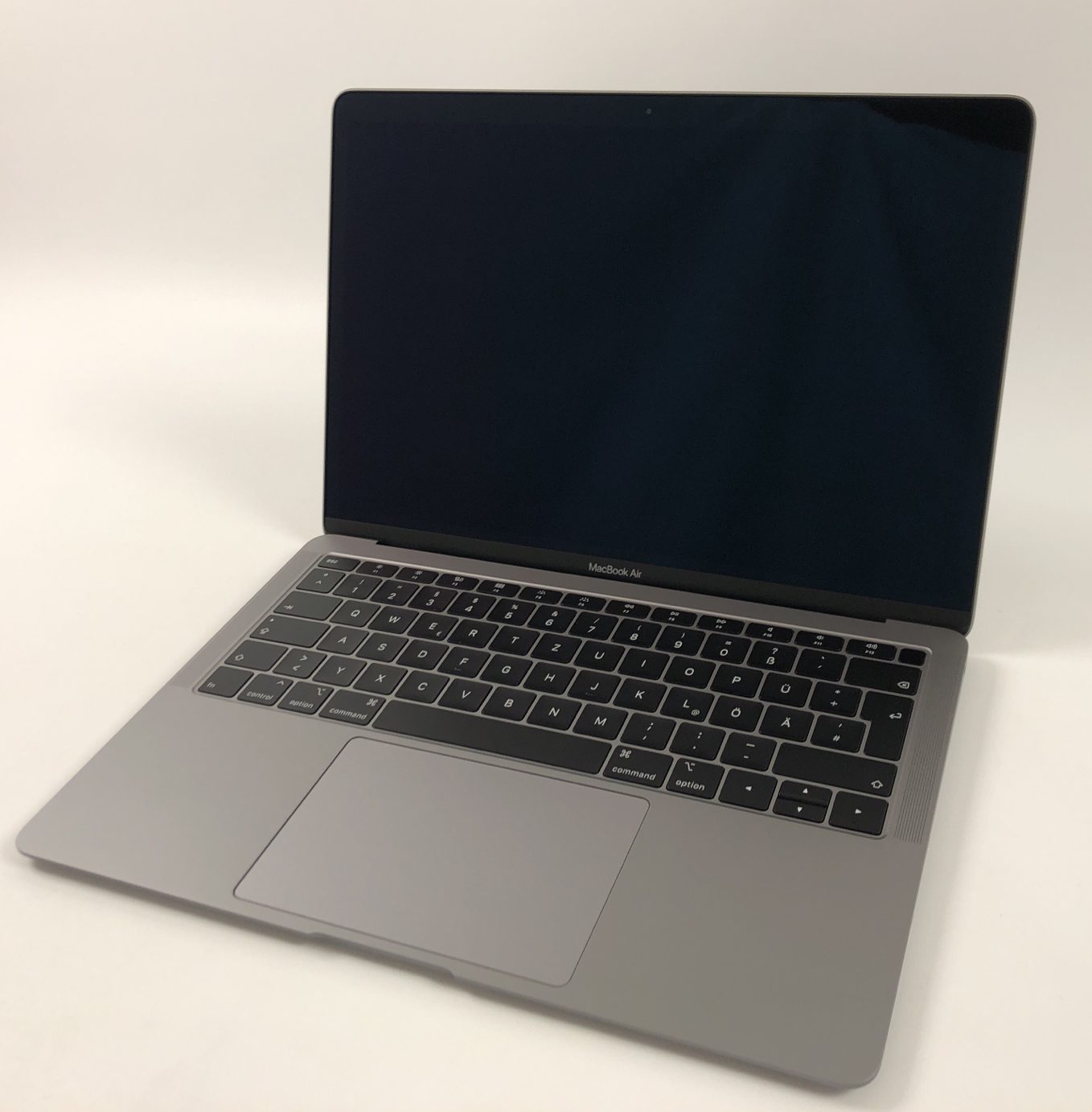 MacBook Air 13" Intel Core i5 1.6 GHz / 16 GB RAM / 1 TB SSD / Space ...